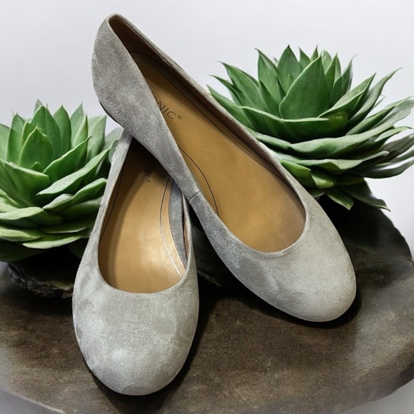 Vionic | Shoes | Vionic Hannah Suede Leather Ballet Taupe Gray Ortho ...